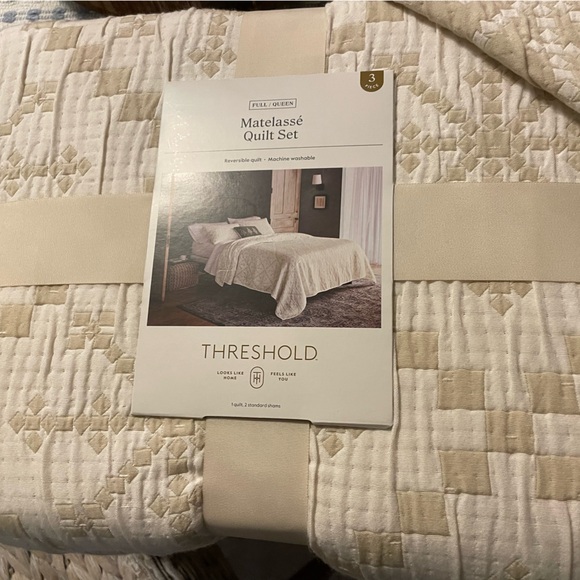 Threshold | Bedding | Threshold Cream Quilted Bedding Set Full Queen ...